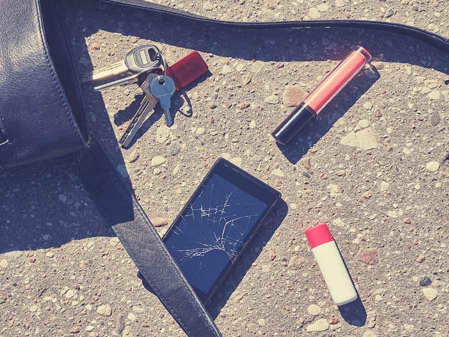 Top 8 Pickpocket Techniques and Scams | SCTI NZ