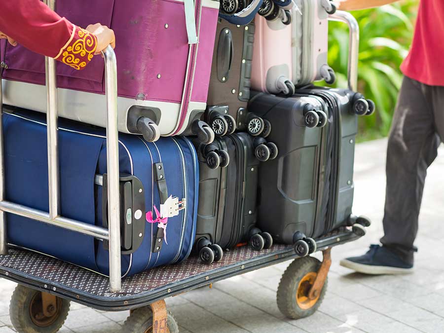 Top 8 Pickpocket Techniques and Scams | SCTI NZ